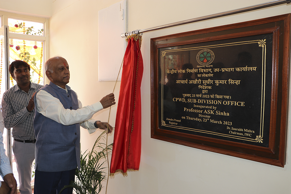 This 03-storied academic block “Academic Block 5” is being constructed ...